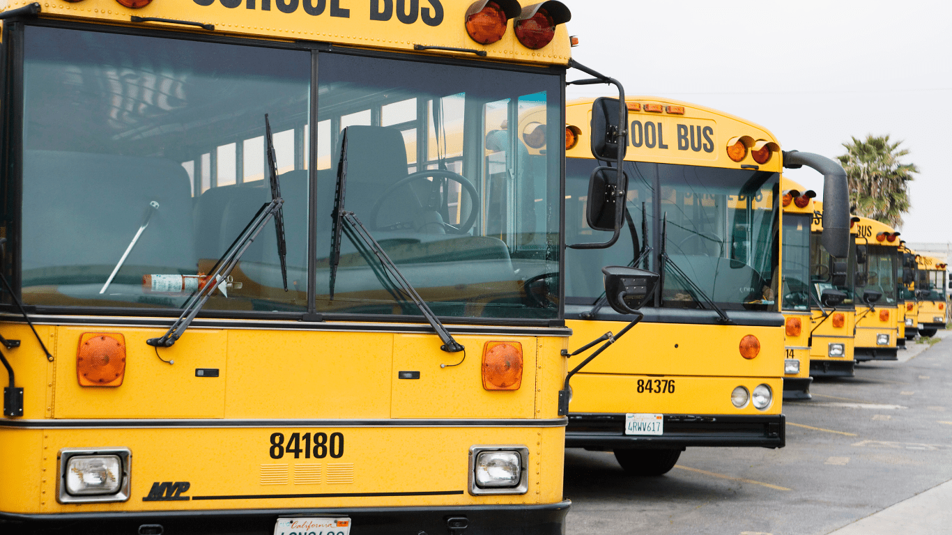 5 Types Of Brakes On a School Bus